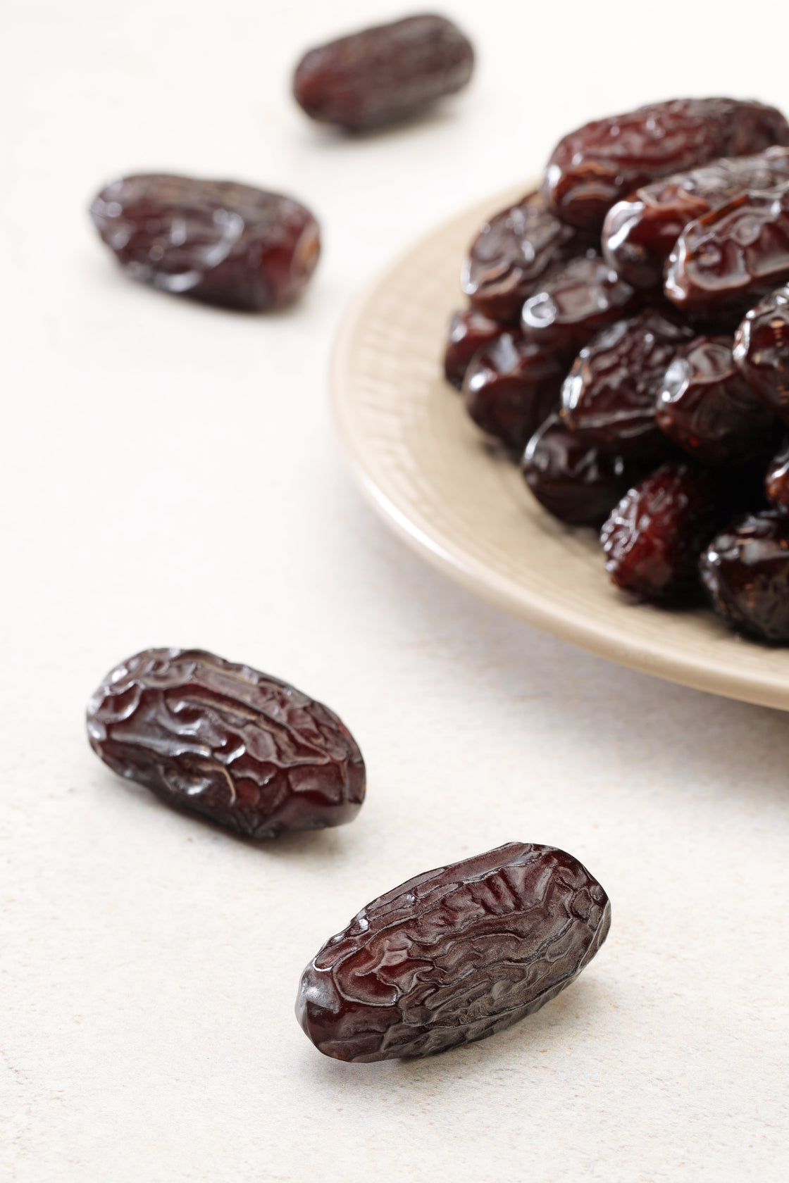 Natural Safawi Dates - Falcon Dates